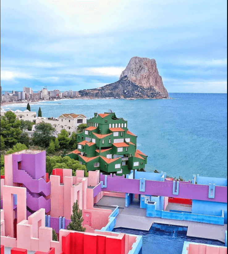 Descubre la Arquitectura de Ricardo Bofill en Calpe | Alquileres Turis ...